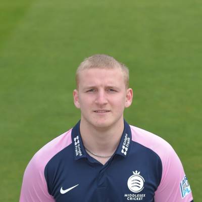 MAX HARRIS AWARDED FIRST PROFESSIONAL CONTRACT